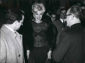 Sandra Milo, diva di grandi film e personaggio tv tra Fellini e Craxi ...